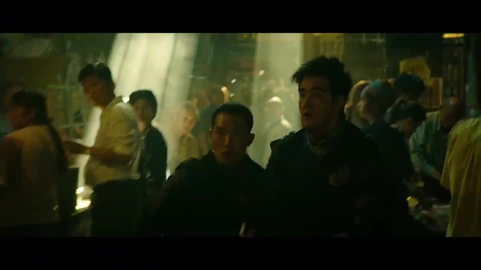 白眼观天下,丹心报国家