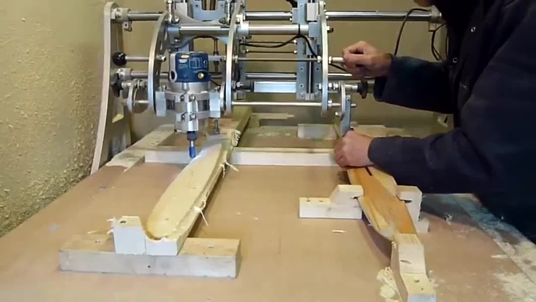 木工雕刻复制机,直接把飞机螺旋桨做出来了