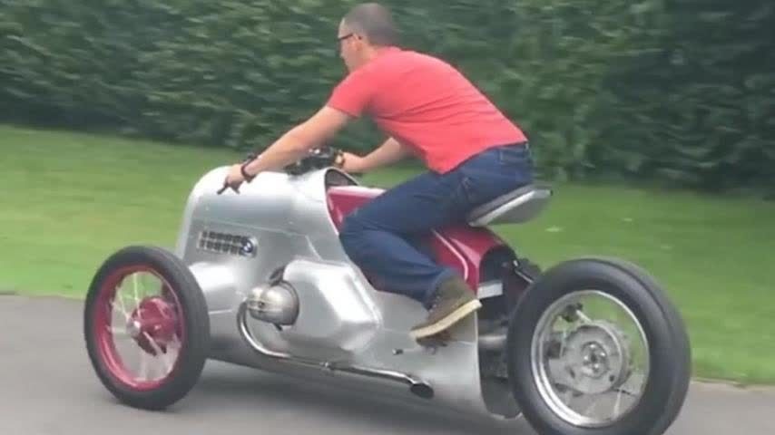 令人瞠目的"倒三轮摩托车",竟全身都出自名门,你会骑它上路吗