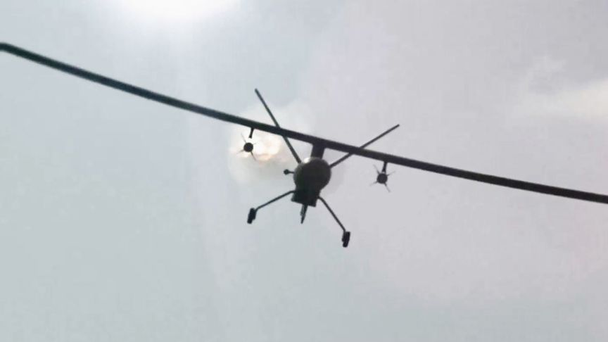 第一次观看无人机参与实战,导弹发射精准命中目标