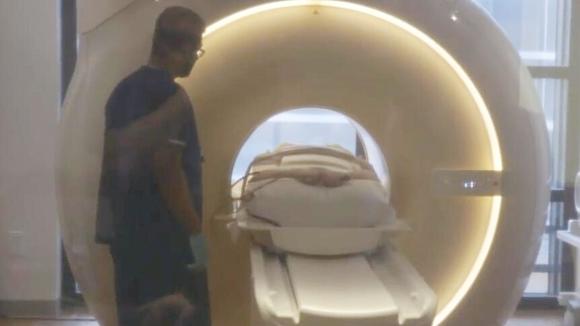 淘汰痛苦穿刺活检!检测肾脏肿瘤一照即知,准确率80%