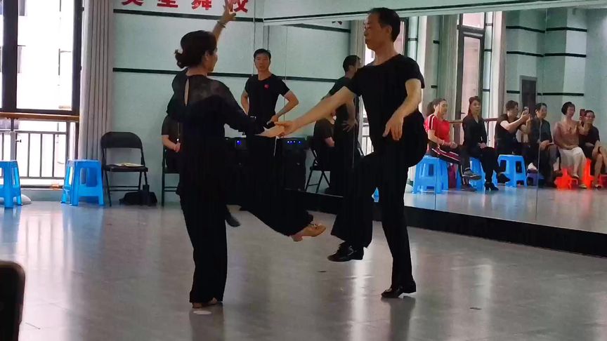 #课堂实录 老师们跳的真好!