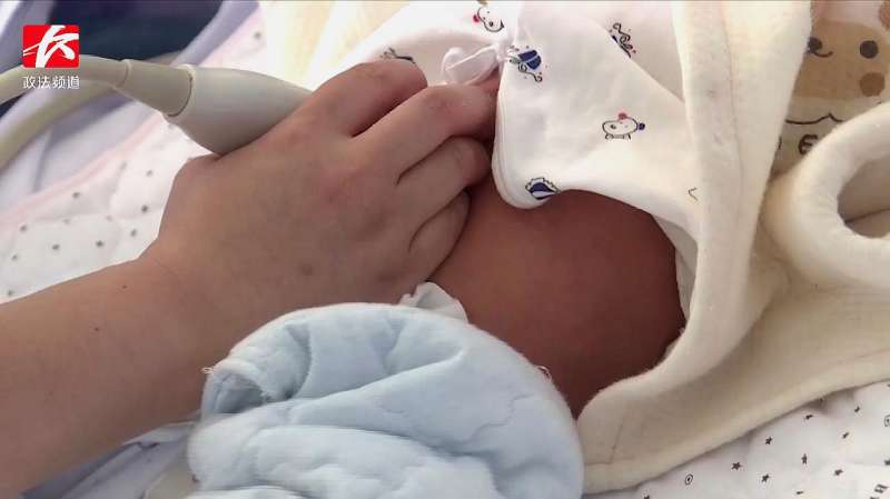 3岁幼童腹痛难忍,竟是肠套叠作祟!送医十几分钟完成治疗