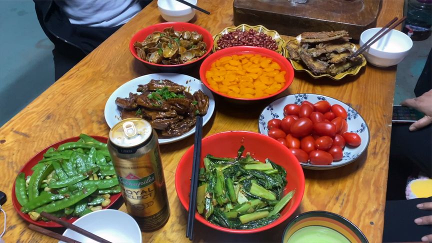【学英语】一般的丽江清溪水库和热情的酒店老板组织聚餐