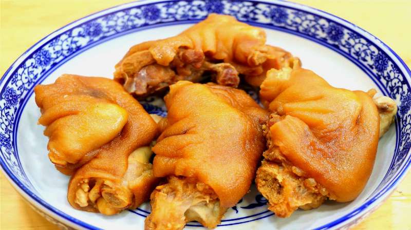 这才是猪脚超好吃的做法,软烂Q弹肥而不腻,啃起来又香又解馋