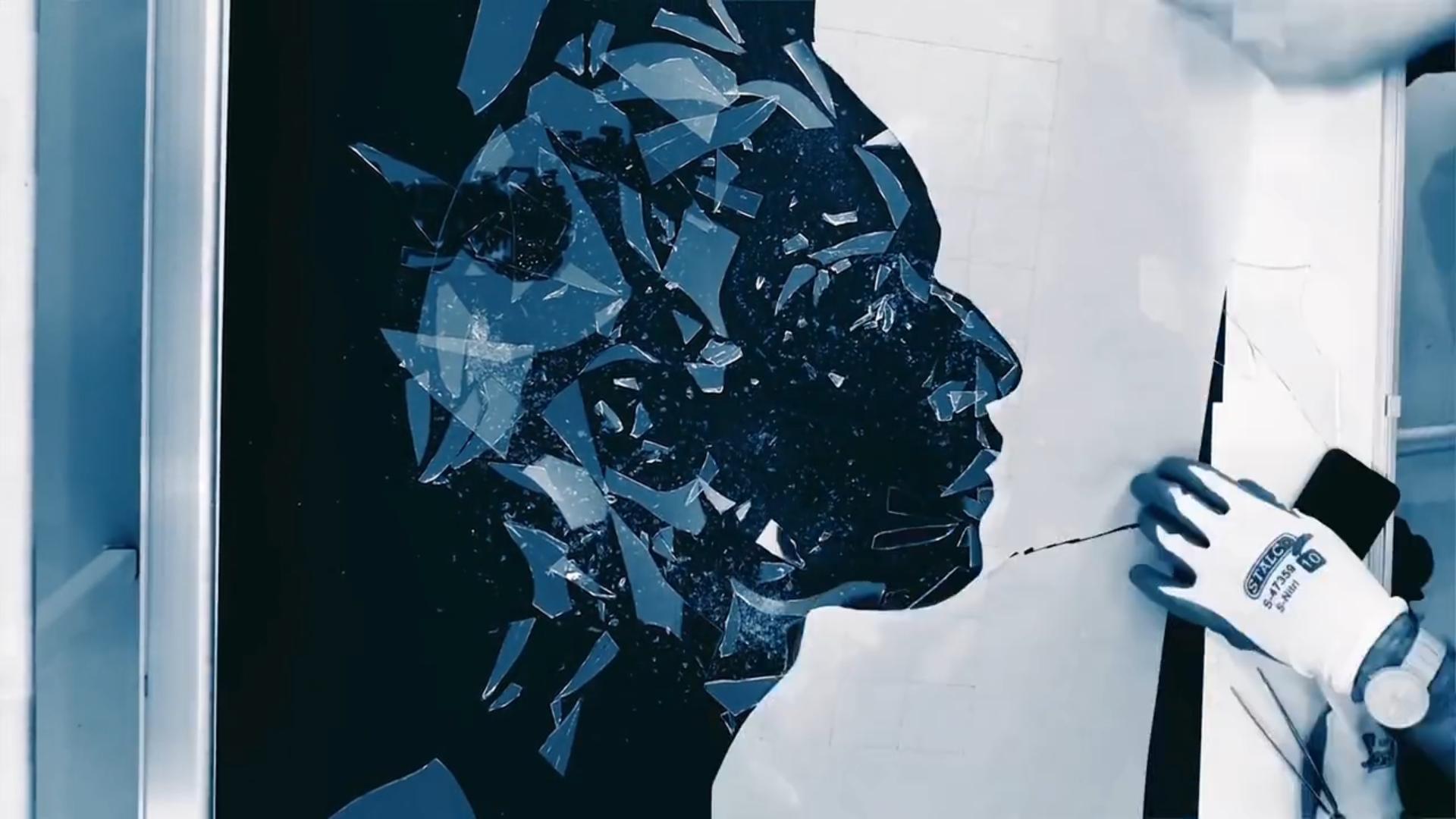 艺术家用碎玻璃作画绝了,艺术来源于生活