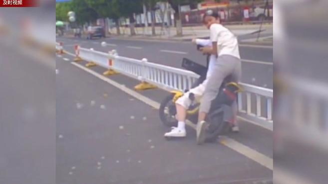 骑电动车一定要遵守交通安全