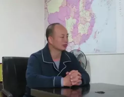 台湾施氏肢残矫治技术 柱单拐行走