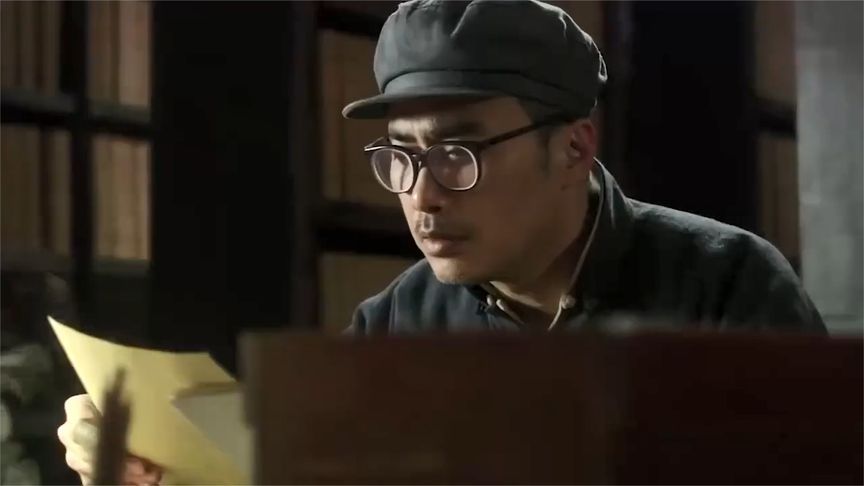 风筝:郑耀先伪装成档案员,利用职务之便,居然查阅特务的秘档