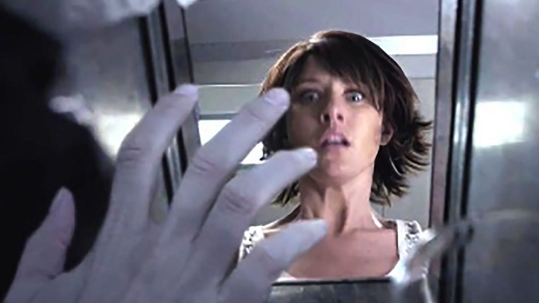 飞机失事出现灵异事件,旅客接连离奇死亡,还看到自己死去的模样