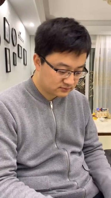 男人撒娇的时候亲爱的