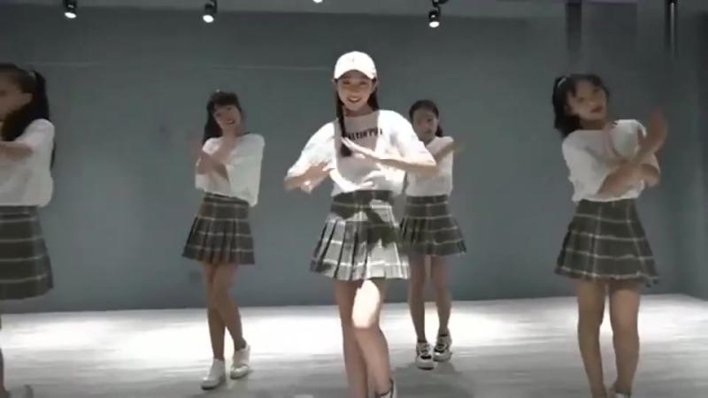 初中生舞蹈视频流行舞,也太好看了吧