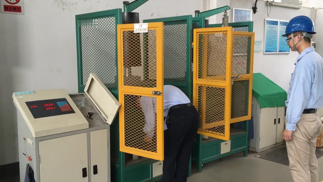 如何使用立式拉力机进行脚扣试验