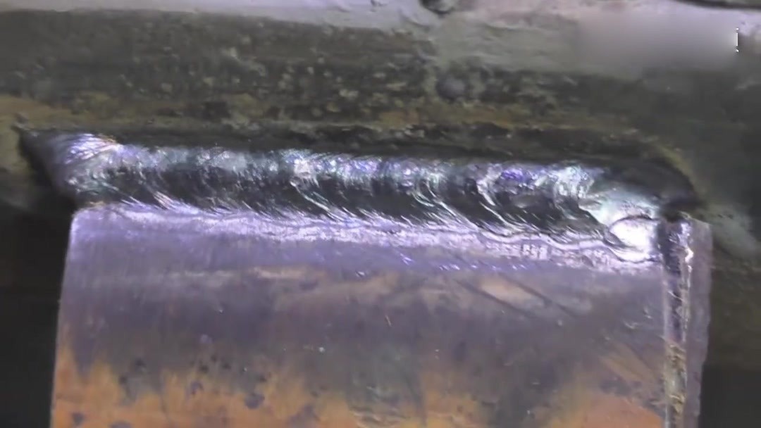 用不同焊条进行焊接铁板,再用暴力测试硬度,学到了