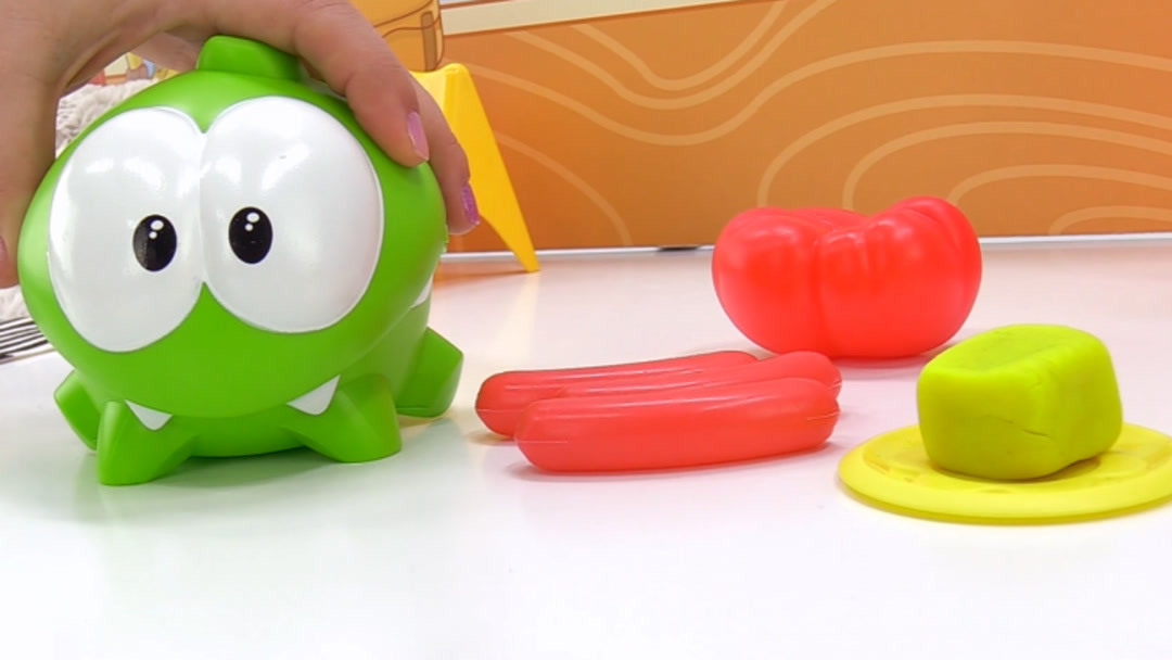 优优和乐乐的玩具 第162集 奥姆做饭啦