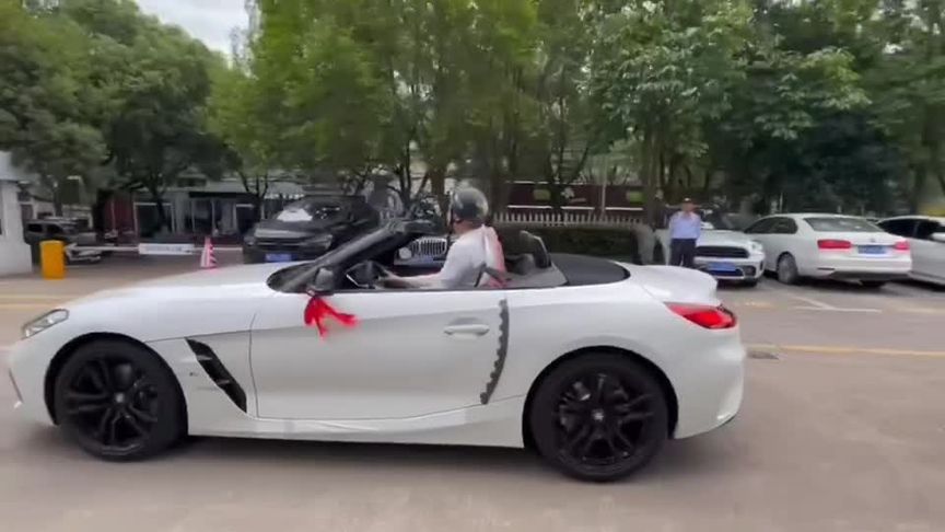 开敞篷车的正确姿势#敞篷跑车 #抖音汽车 #最美汽车人 #dou是好车