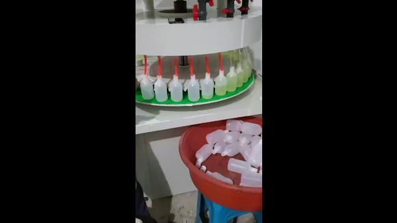半自动84消毒液灌装机