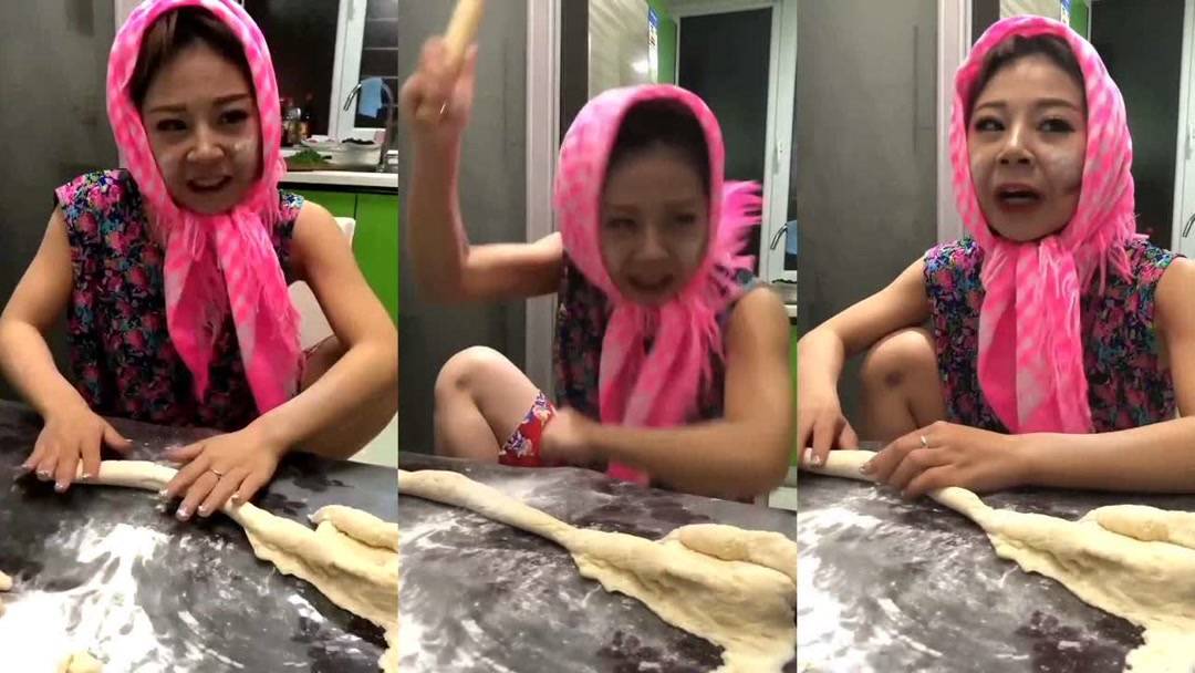 爆笑农村囧事:模仿母鸡叫,模仿孵蛋,最后成功了!