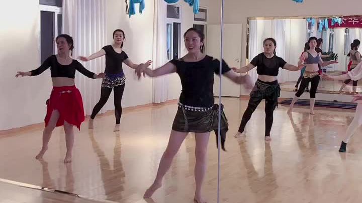 下午三点江老师的肚皮舞课,想试课的就来