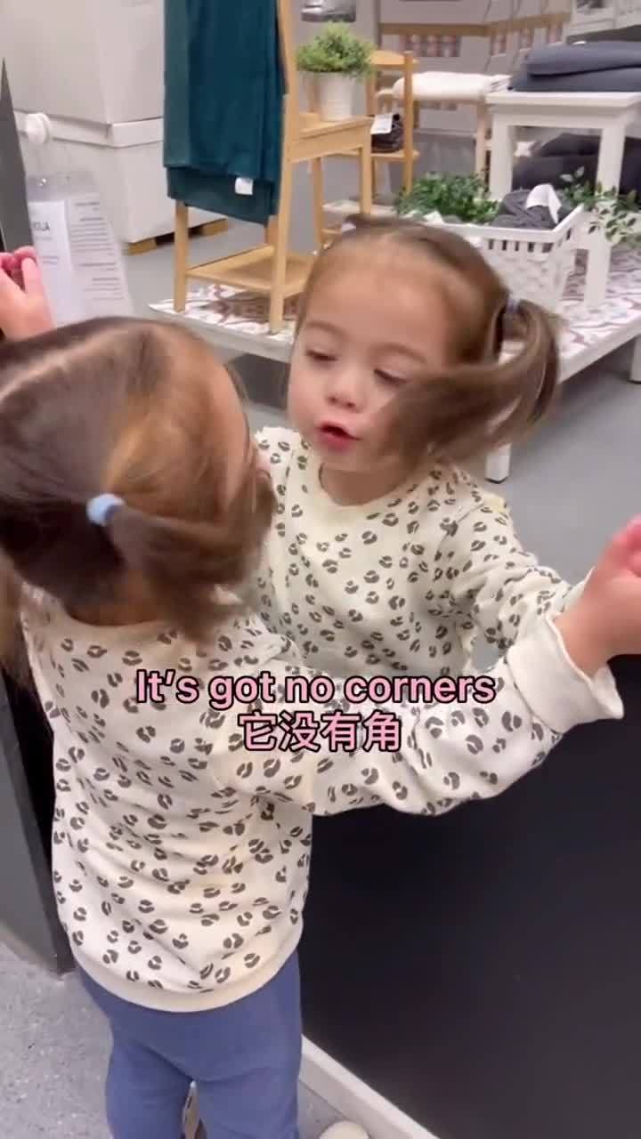 为什么有一个和我一模一样的小可爱?