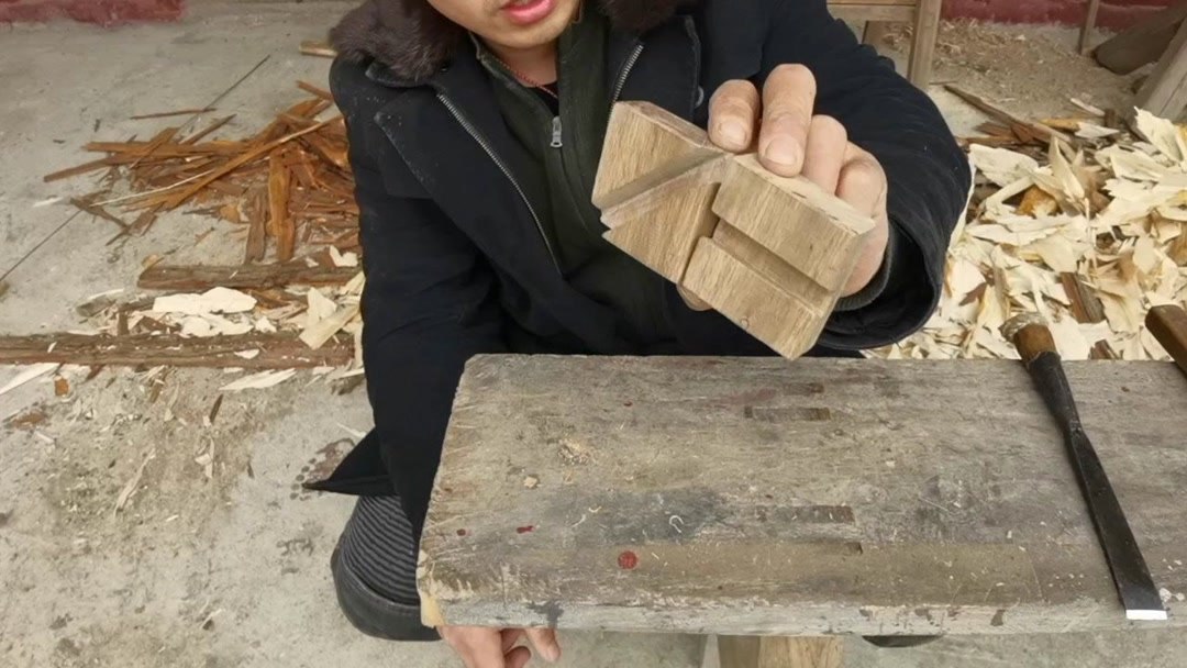 牛人教你用一块木头,制作手机支架,看了你也会