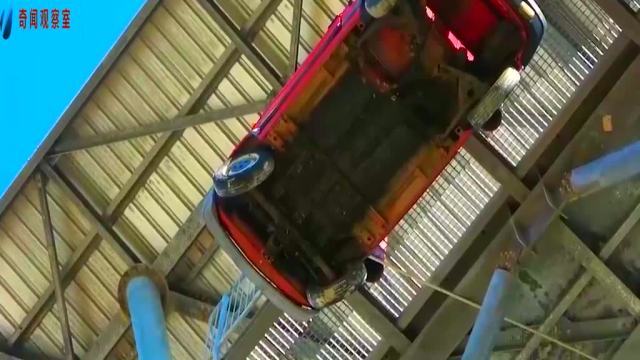 给汽车安装螺旋桨能飞起来吗?男子大胆测试,结果出乎意料!