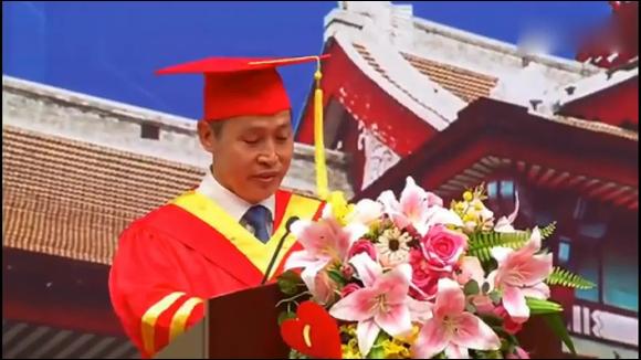 天津大学校长毕业典礼上为远行的学生送上祝福,讲话有水平