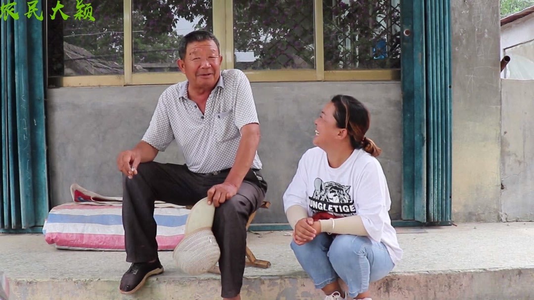 山东的教师退休金真高?听听有34年教龄的大爷每月领多少?真羡慕