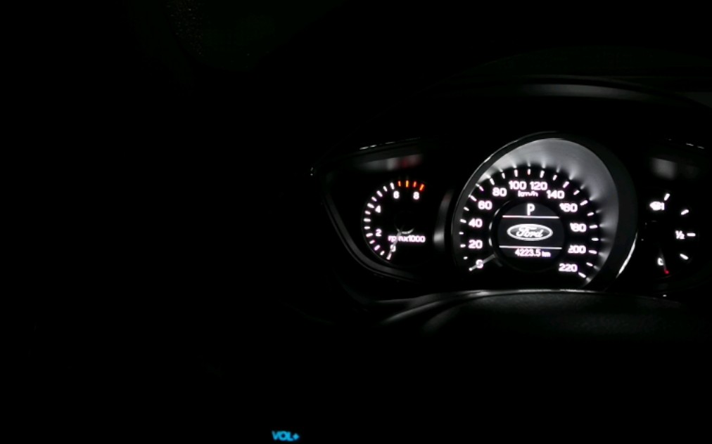 福睿斯三缸托底后启动瞬间异响