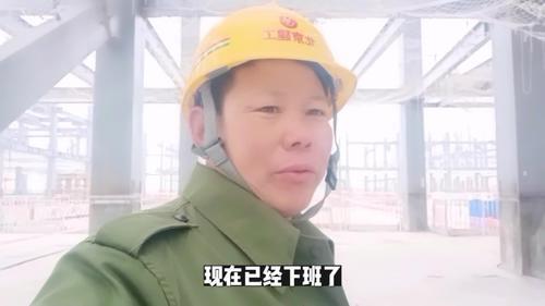 钢结构楼内全不需要搭设内架子,焊缝地方用操作平台