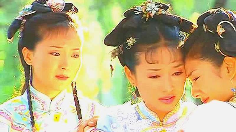 还珠格格大结局:小燕子舍不得紫薇离开大理,三个女人哭成泪人