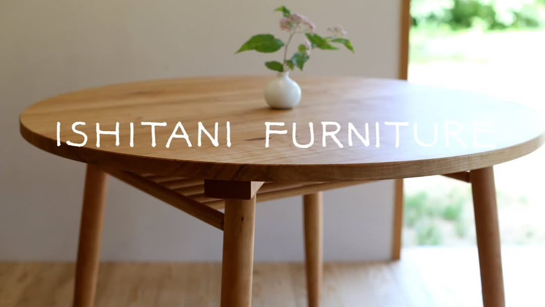 木工小哥制作实木圆桌,全程不用一根钉子