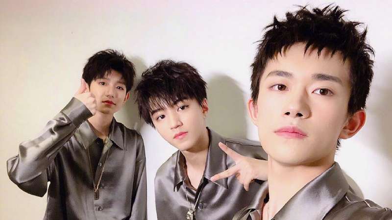 和staff讨价还价的千玺,摸透哥们脾气的大佬制定攻克哥俩的策略