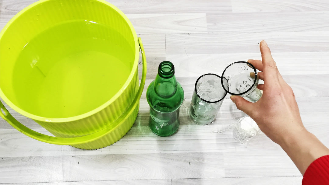 电工绝活:怎么用一根棉线快速切割玻璃?教你一招,玻璃自动裂开