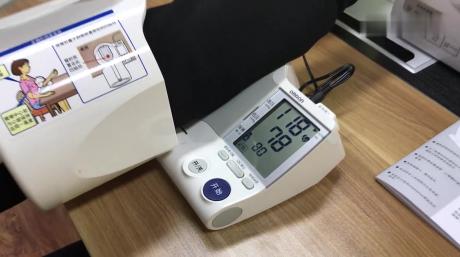 欧姆龙HEM-1000血压计