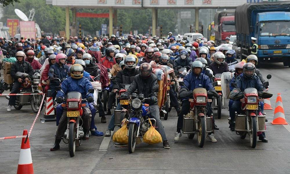 一年一度春运风景!广东摩托车大军开始返乡,骑行回家人真多