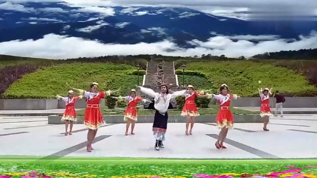 简单易学广场舞视频《雪域家园》最火抖音舞蹈