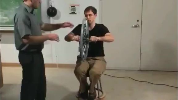 角动量的展示实验,神奇的物理学!