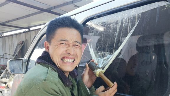 车钥匙搞丢了不用急,用这种方法轻松打开车门,绝对是个好办法