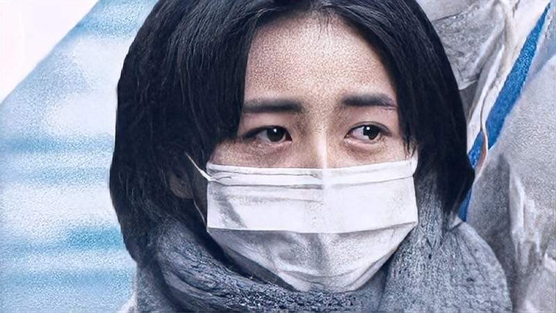 《中国医生》张子枫故事感太强了!左眼哀伤,右眼恐惧!