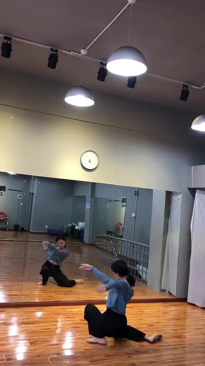 归来去兮慢动作,因为嗓子废了喊不出来今天就没数节奏了