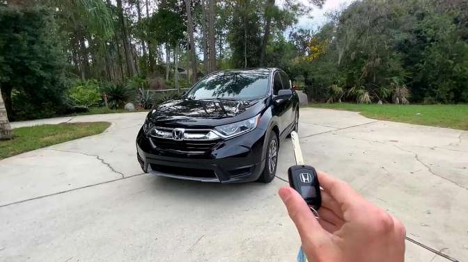 按下2020款本田CRV车钥匙,全方位展示后,买不买RAV4自己看着办