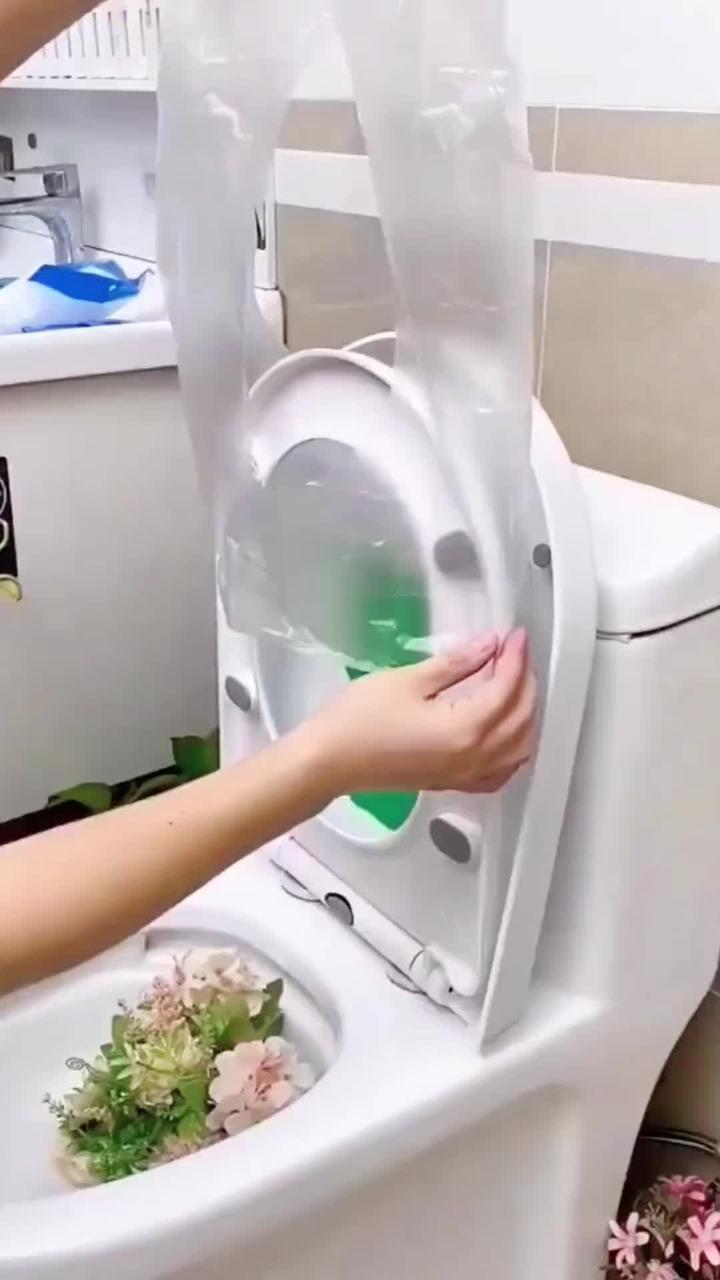 自从用了#一次性马桶垫 ,出门在外上厕所再也不纠结了,真的是方便...