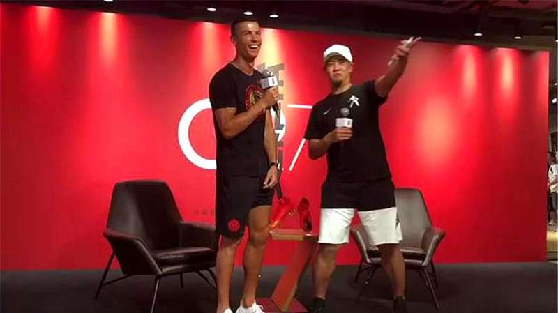 C罗接受采访时候的视频,帅气和魅力简直是一览无余!