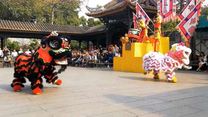 世界冠军醒狮表演视频,佛山祖庙醒狮表演混剪,这就是艺术啊