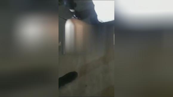 一小三被当街脱光殴打,竟无一人上前制止