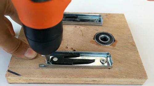 如何在家制作自动锯片磨刀机,使用效果非常好