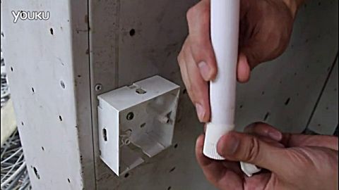 线管锁母安装