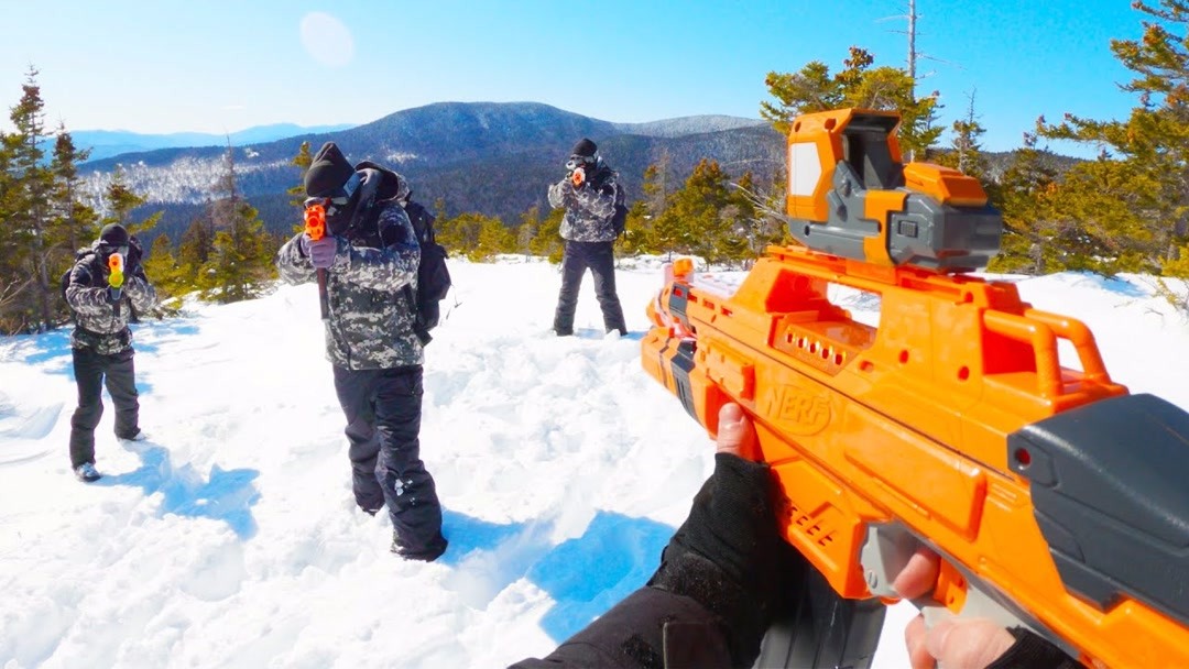 真人CS:雪地里的营救行动