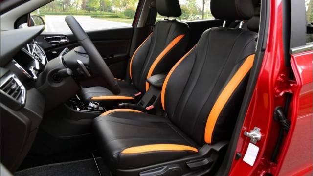 年轻人的又一台车,4.98万买自动挡,配旋钮式换挡,油耗仅5.4